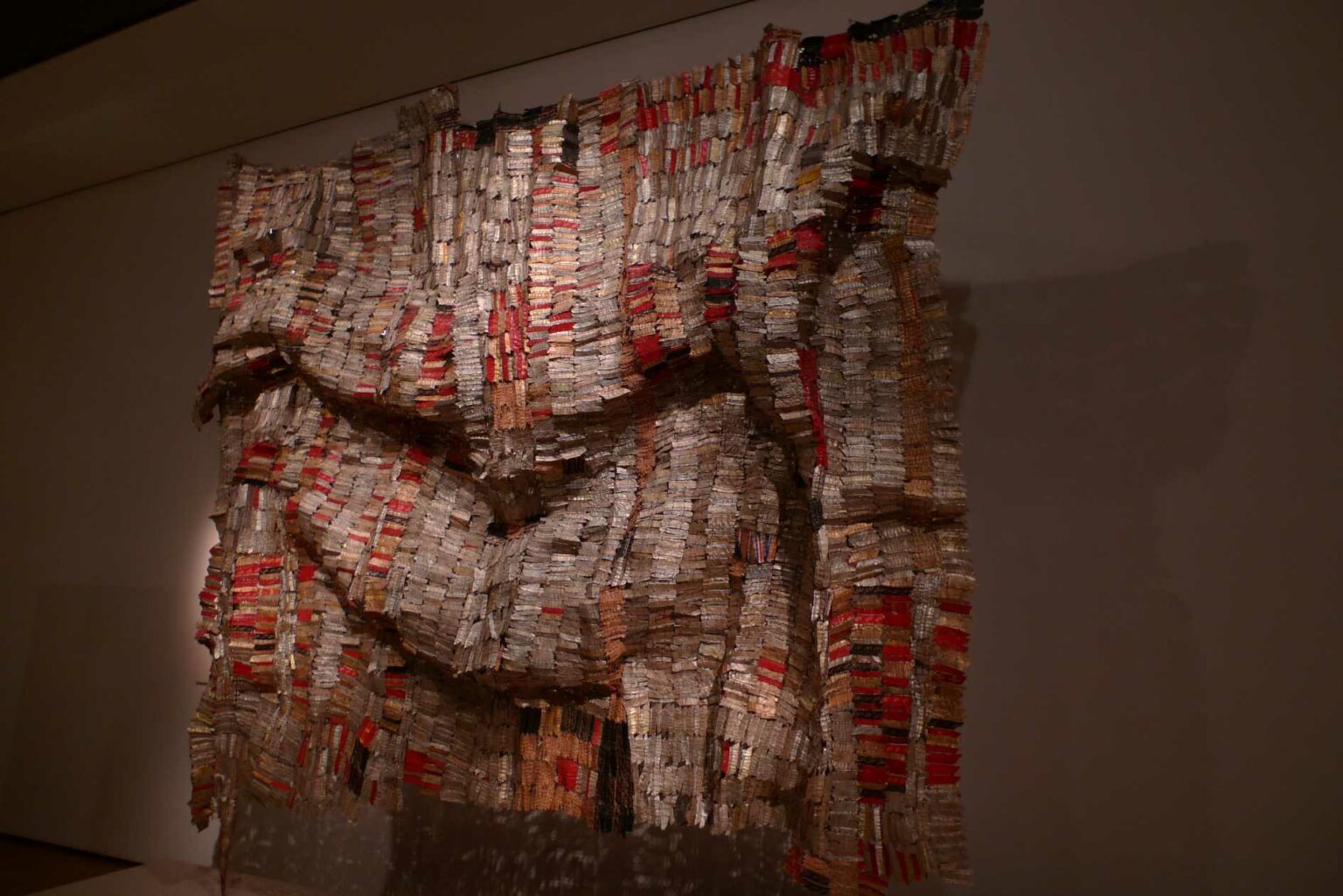 El Anatsui : quand l'art recycle ses déchets
